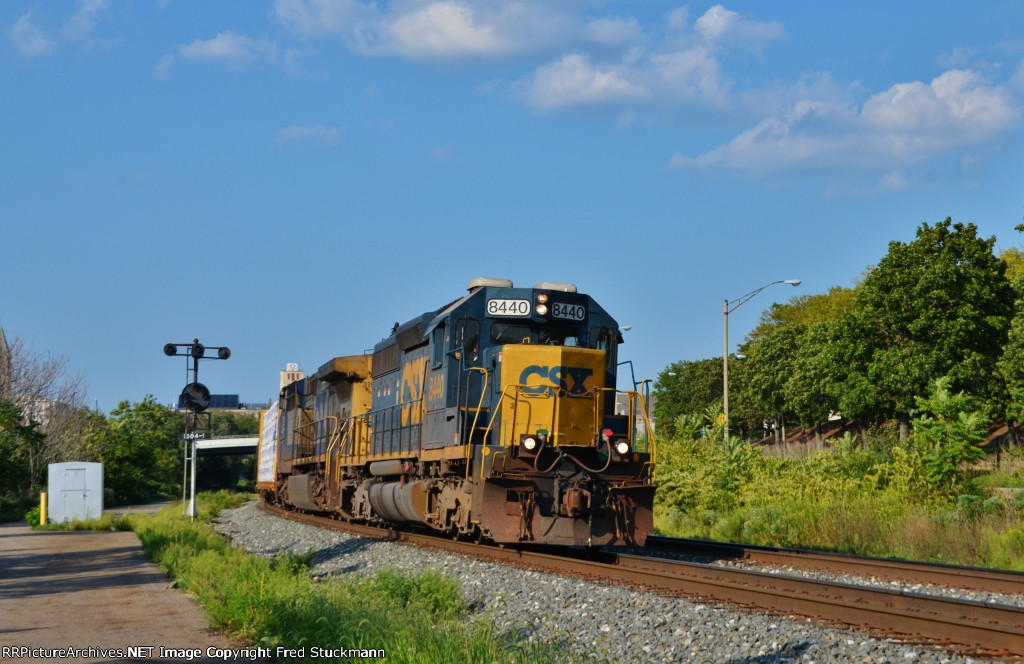 CSX 8440 leads a big GE.